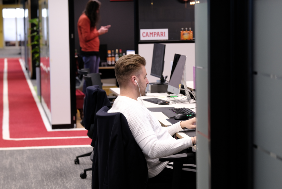 Inside CreativeCubes.Co