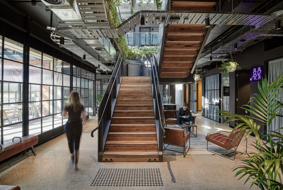 Inside CreativeCubes.Co